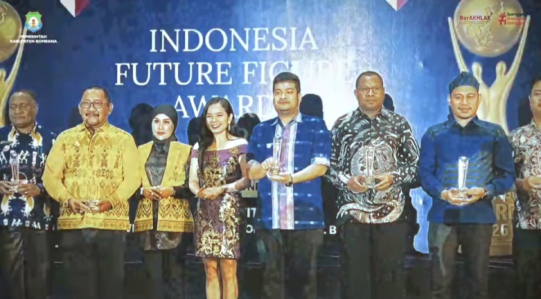 Bupati Bombana Dianugerahi "Best Figure Recent 2025" di Indonesia ...